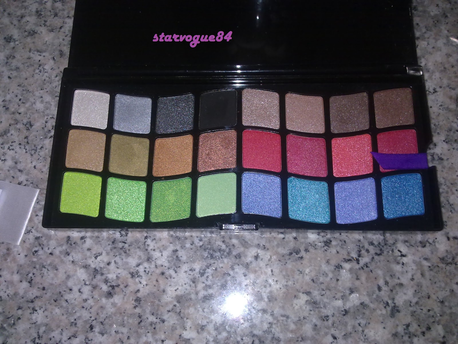 Star Vogue: Ferrarucci 40 Eyeshadow Palette Review