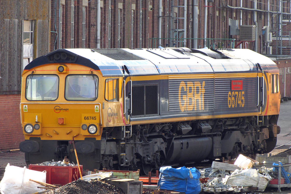 47s and other Classic Power at Southampton: 66745 - understood to be ...