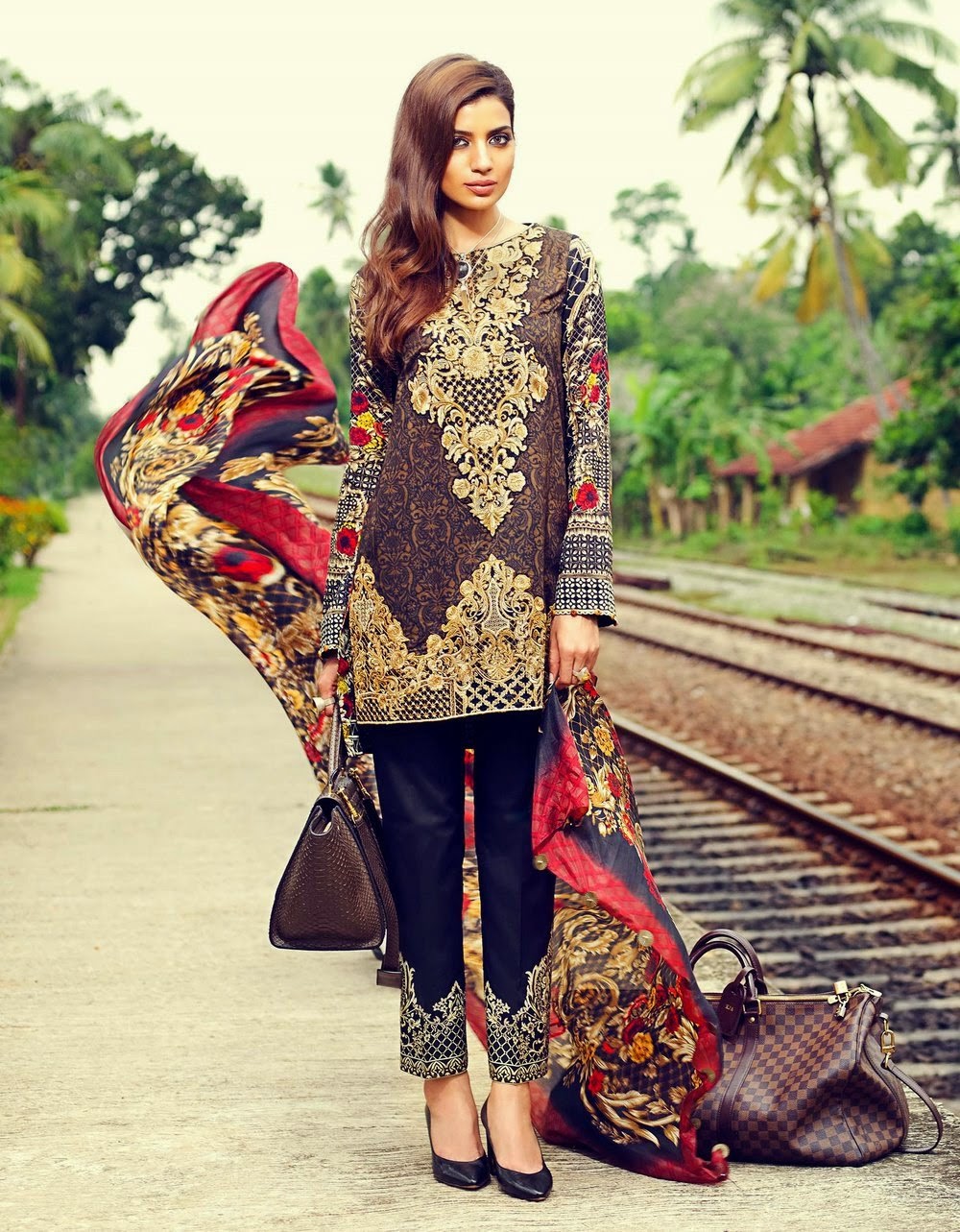 Long frocks | Pakistani Dresses | Mehndi Designs
