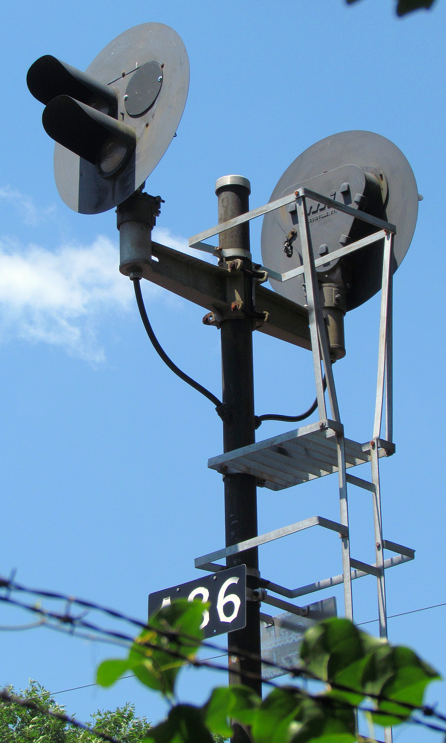 The Position Light: To G or not To G