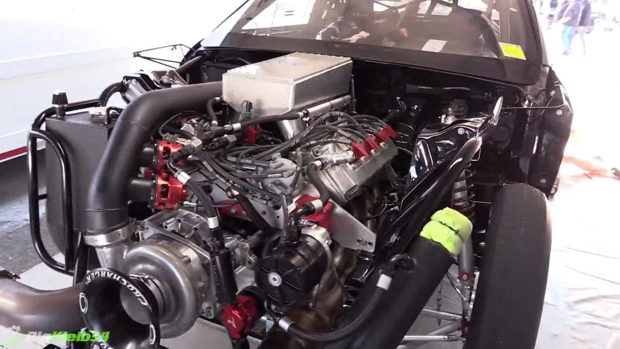 Nothing but Rubber: World Record ProCharged Gen 3 Hemi - Rob Goss