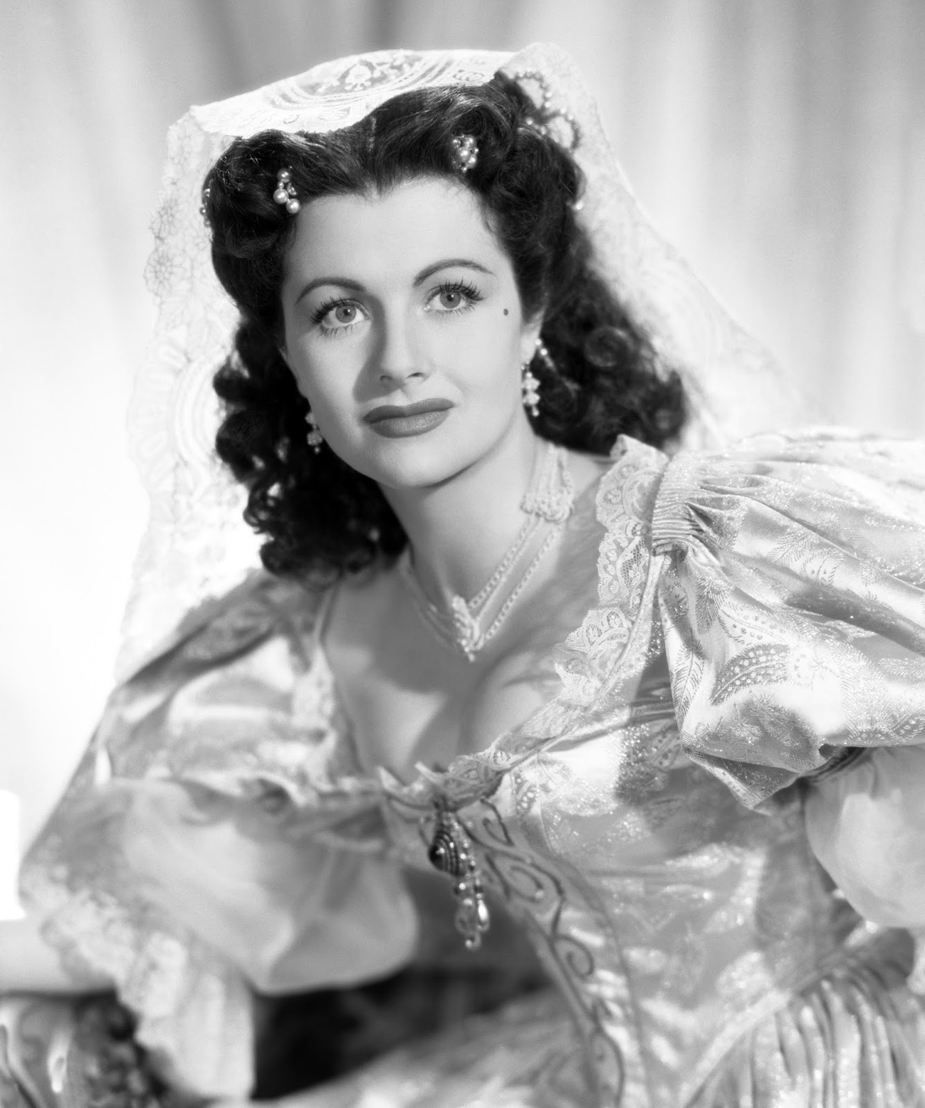 Laura's Miscellaneous Musings: A Centennial Tribute to Margaret Lockwood