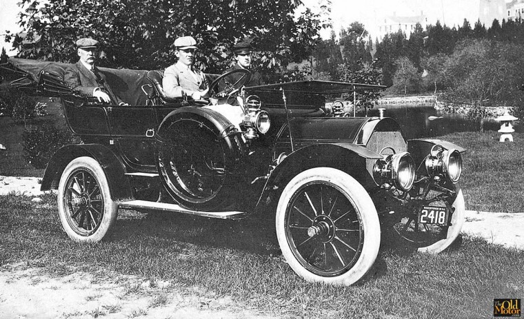 Foto-foto Mobil-Mobil Uap di Masa Kejayaannya