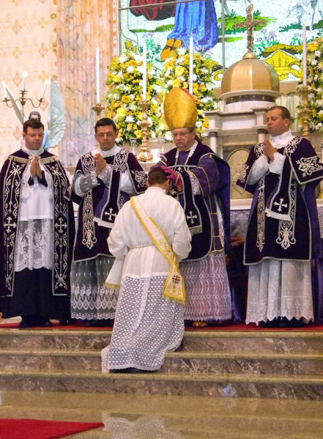 CATHOLICVS: Pontifical solemne y Ordenación tradicional en Brasil