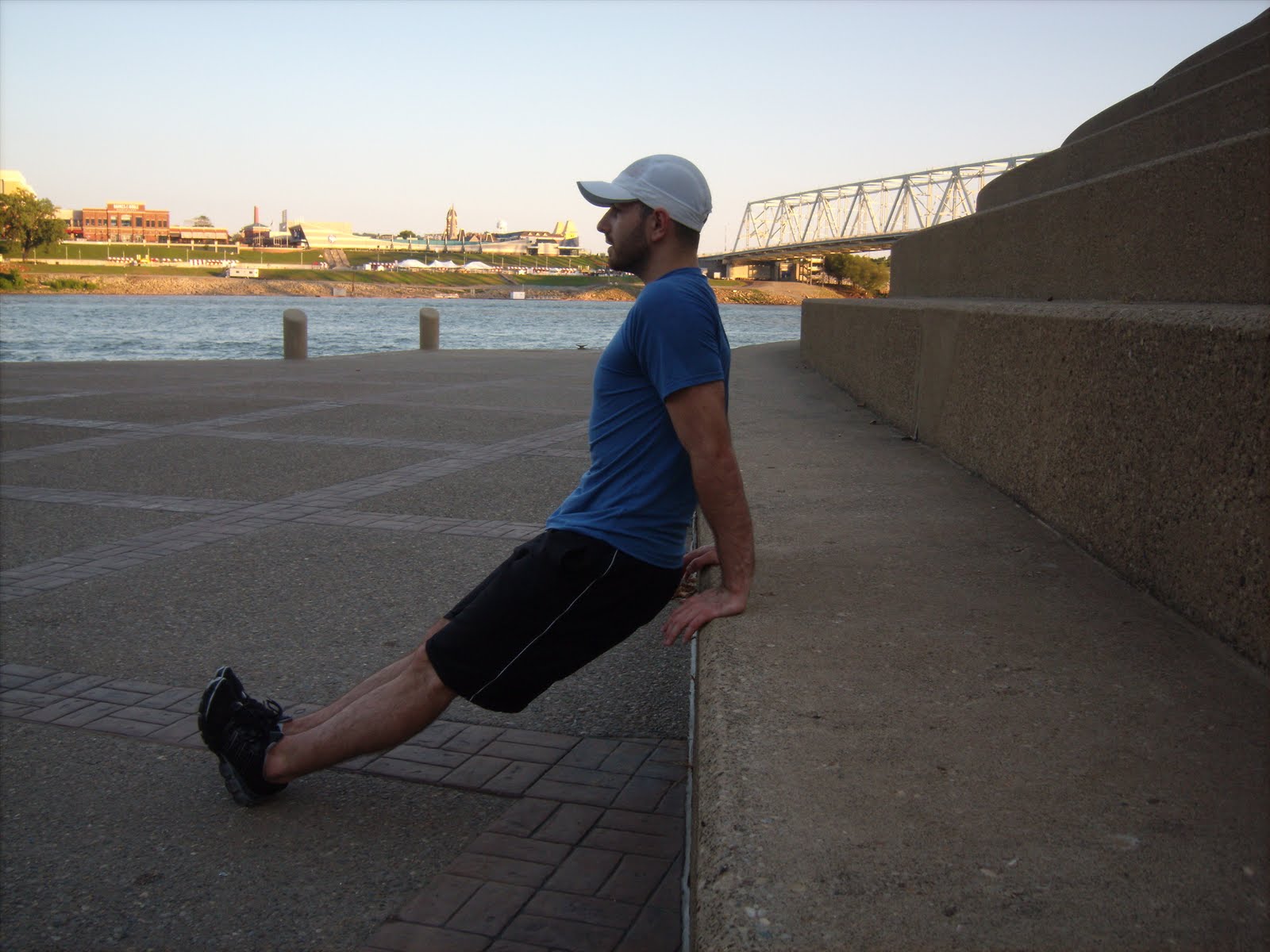 Jonathon's Fitness Site: Tricep Dips - Featured Exercise