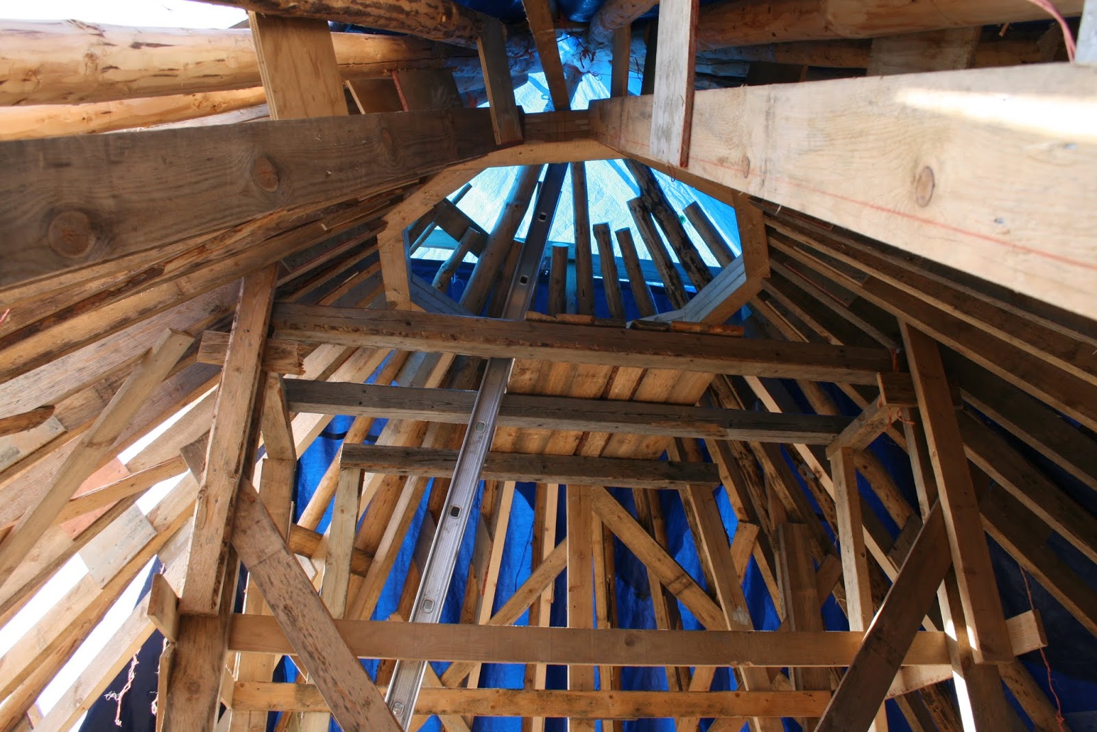 Pikku Round House: Building the Conical Roof