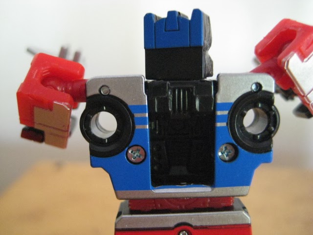 ChCse's blog: Toy Review: Transformers Masterpiece Soundwave w ...