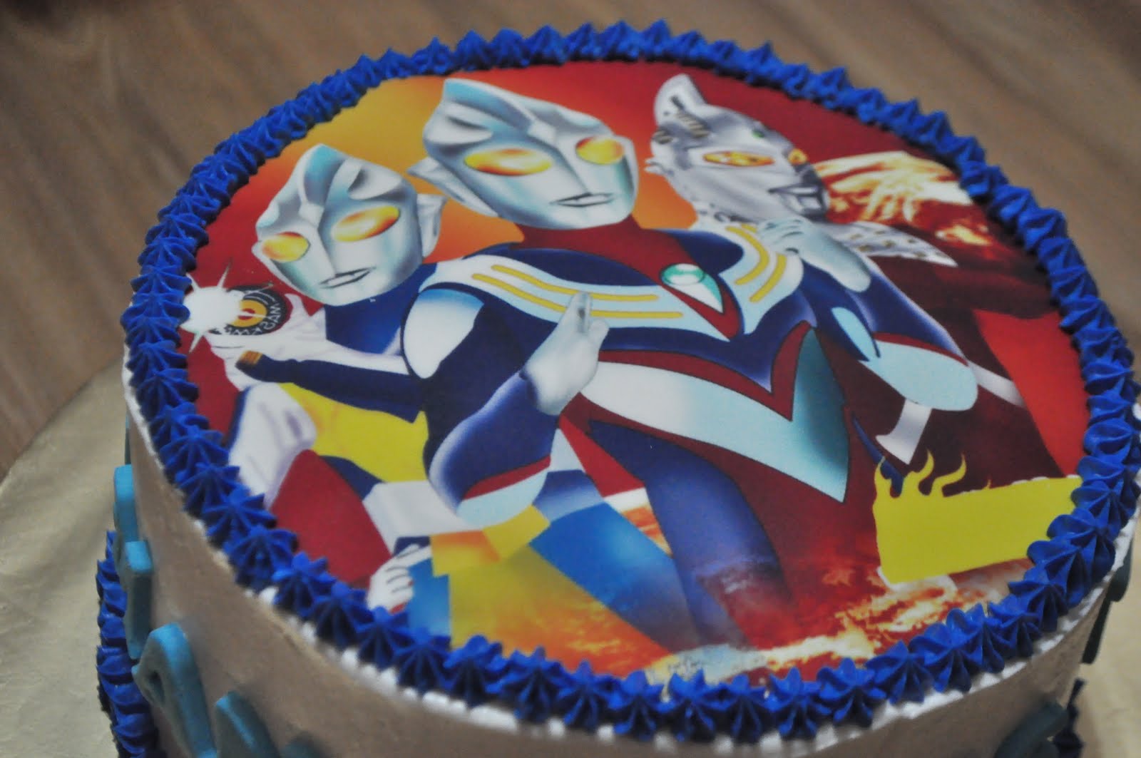 dari oven yang comel: ultraman cake