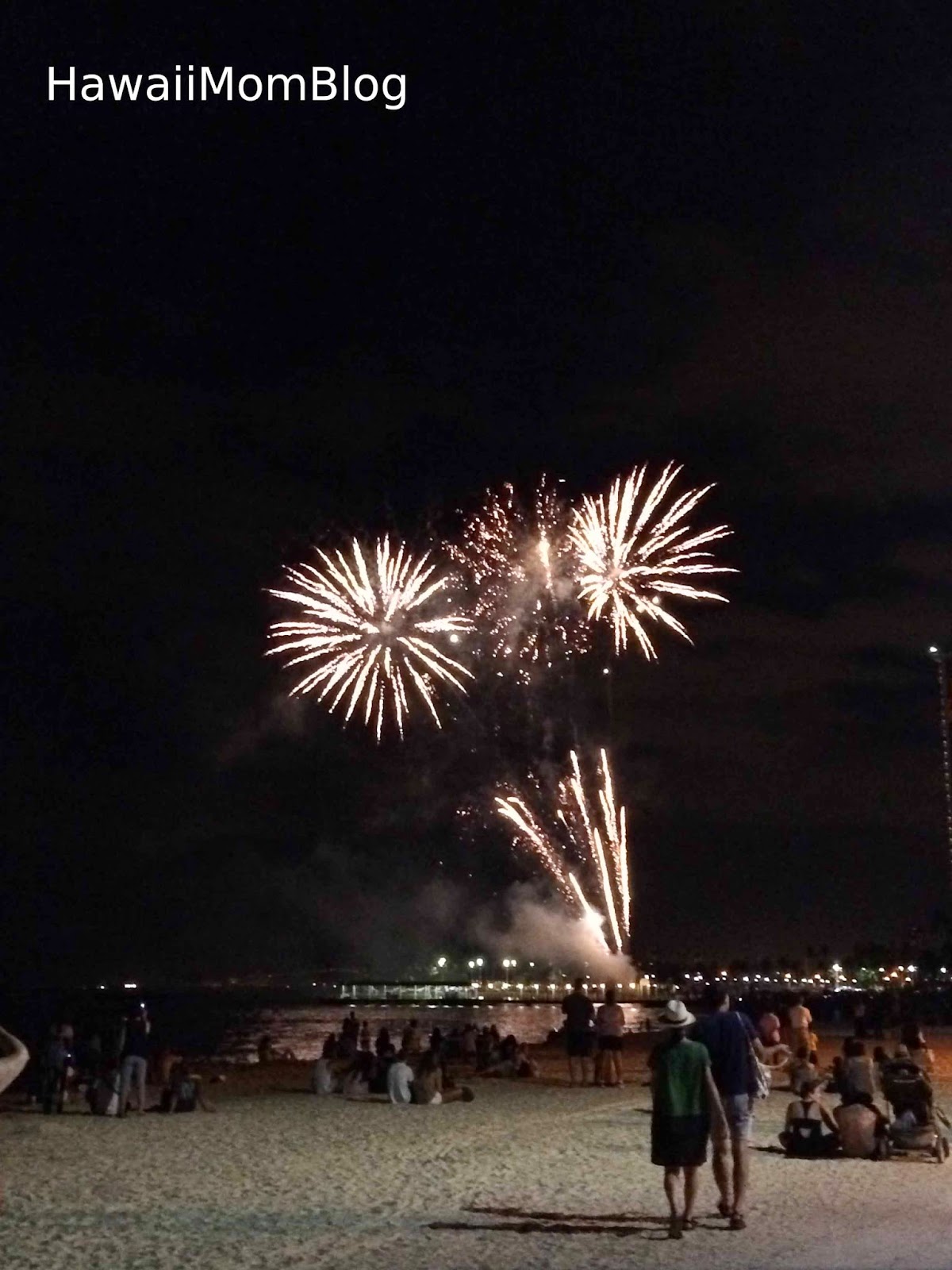 Hawaii Mom Blog: WW: Hilton Hawaiian Village Waikiki Beach Resort Fireworks