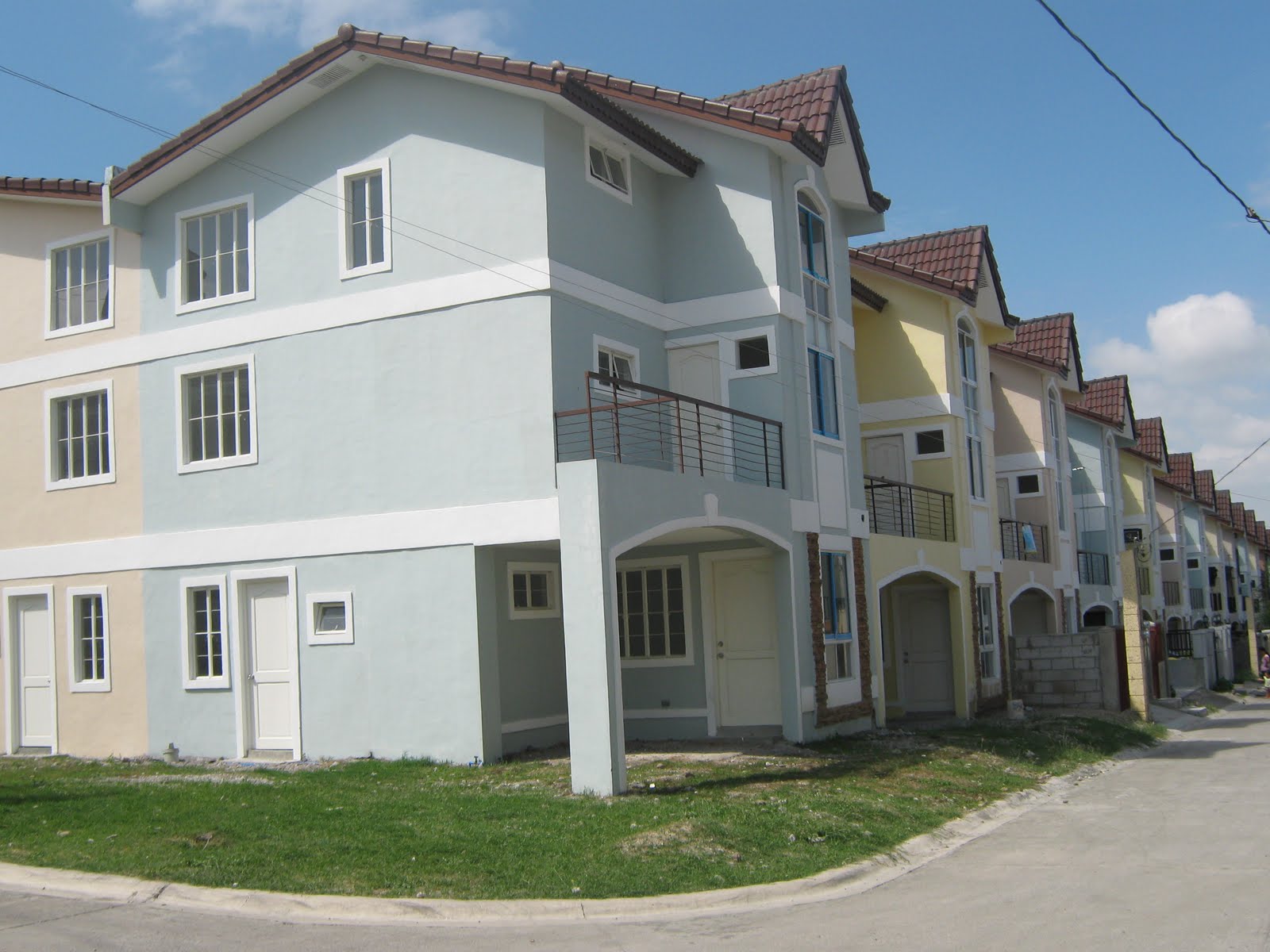 Affordable and easy to own home!!: RIDGE CREST