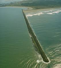 BAHAN BANGUNAN LAUT: Bangunan Pantai dan Lepas Pantai