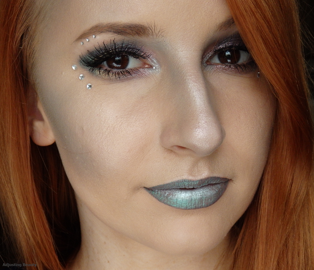 Romantic Siren - Adjusting Beauty