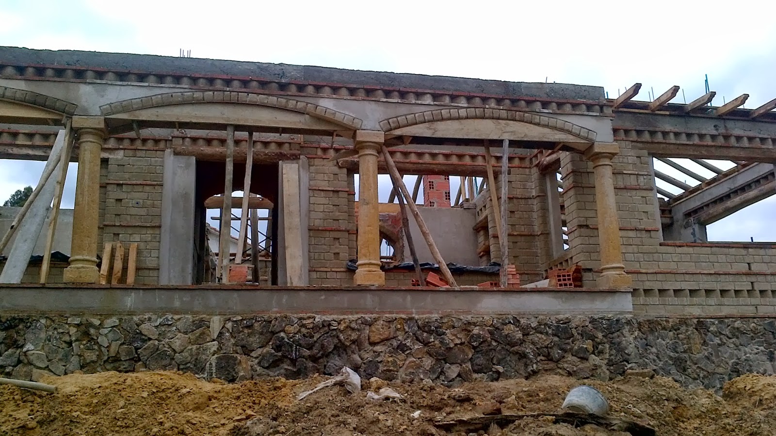 Construcciones rústicas: Construcciones en adobe piedra y madera