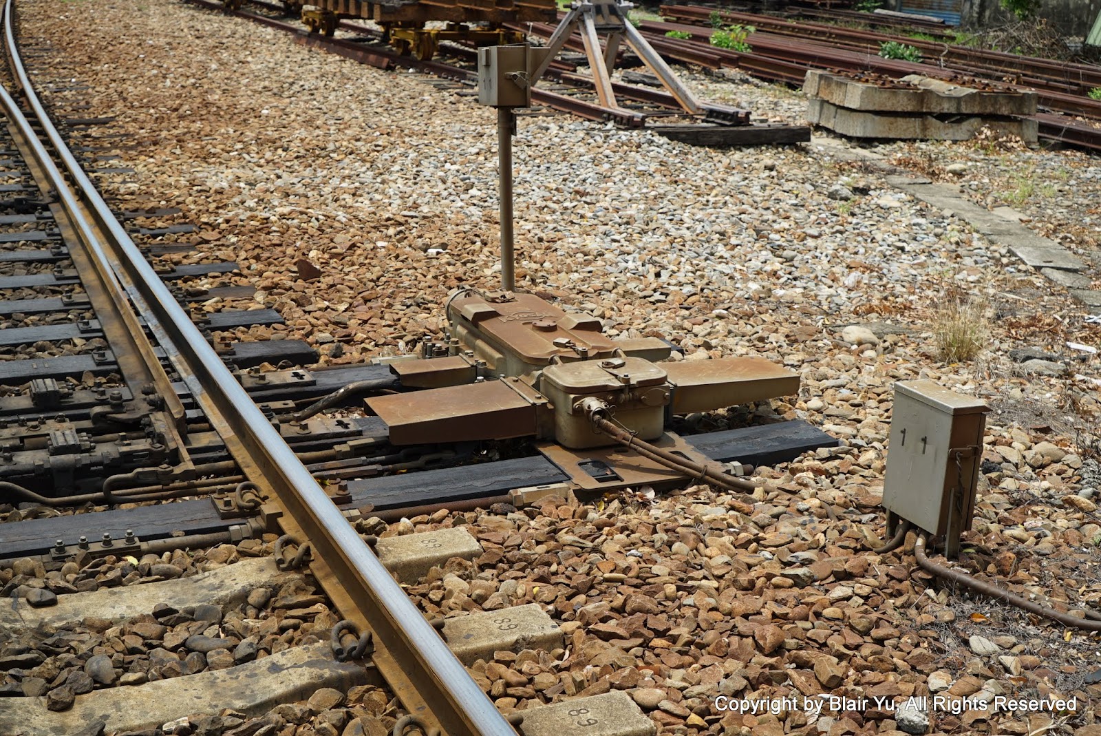 Blair's 鐵道攝影: 台鐵電動轉轍器 TRA Electric Switch Machine (or Point Machine)