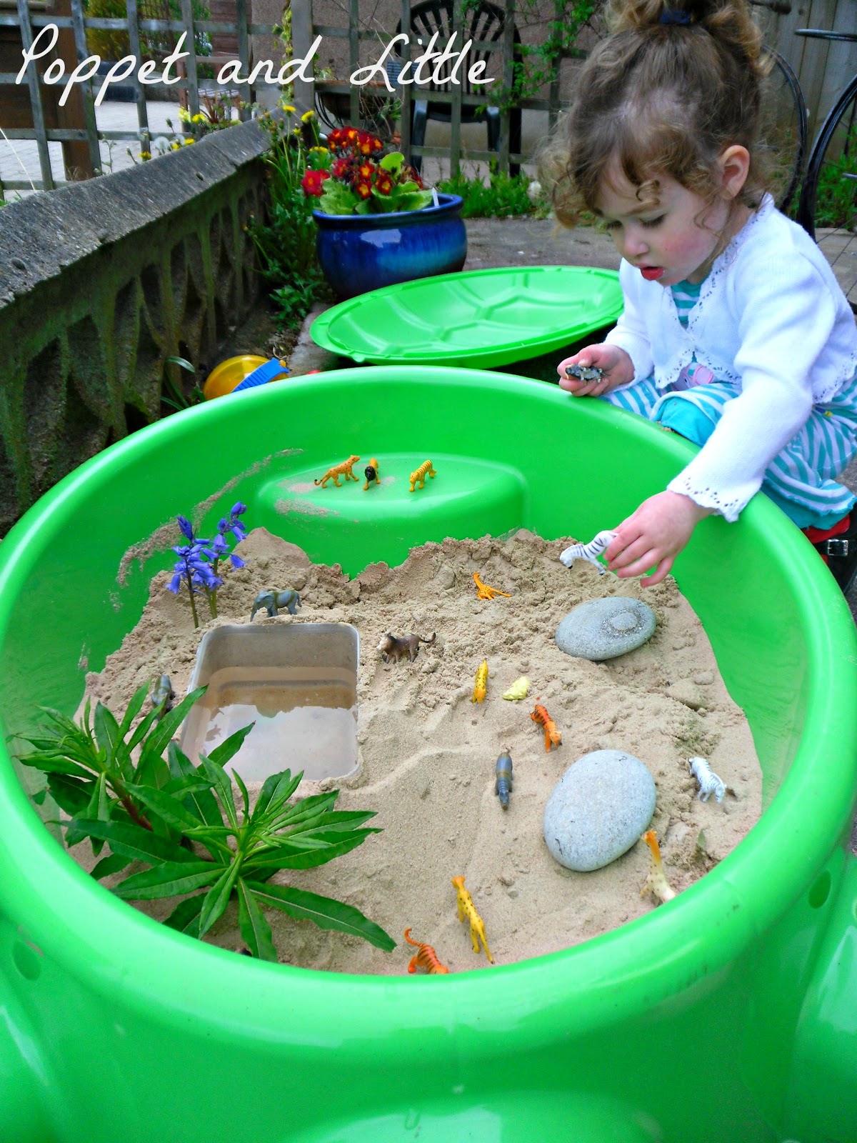 Poppet and Little: Safari Sand Play