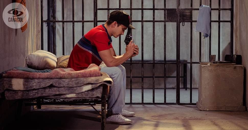 GALERÍAS ~ Serie Alias J.J. Sobreviviendo a Pablo Escobar Online