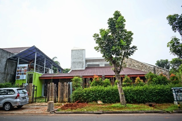 yu sing: rumah menara angin, bsd, tangerang.