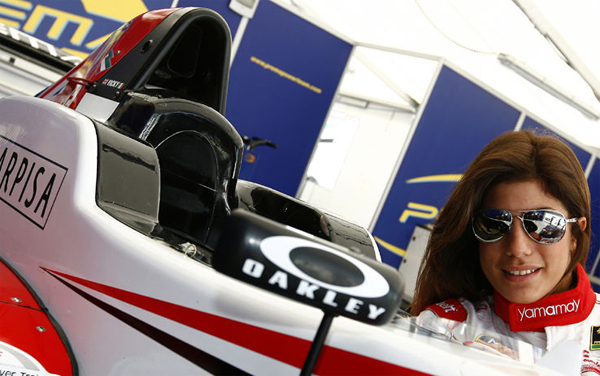 Racing Them: Racing Them - Primeira mulher a competir na GP3