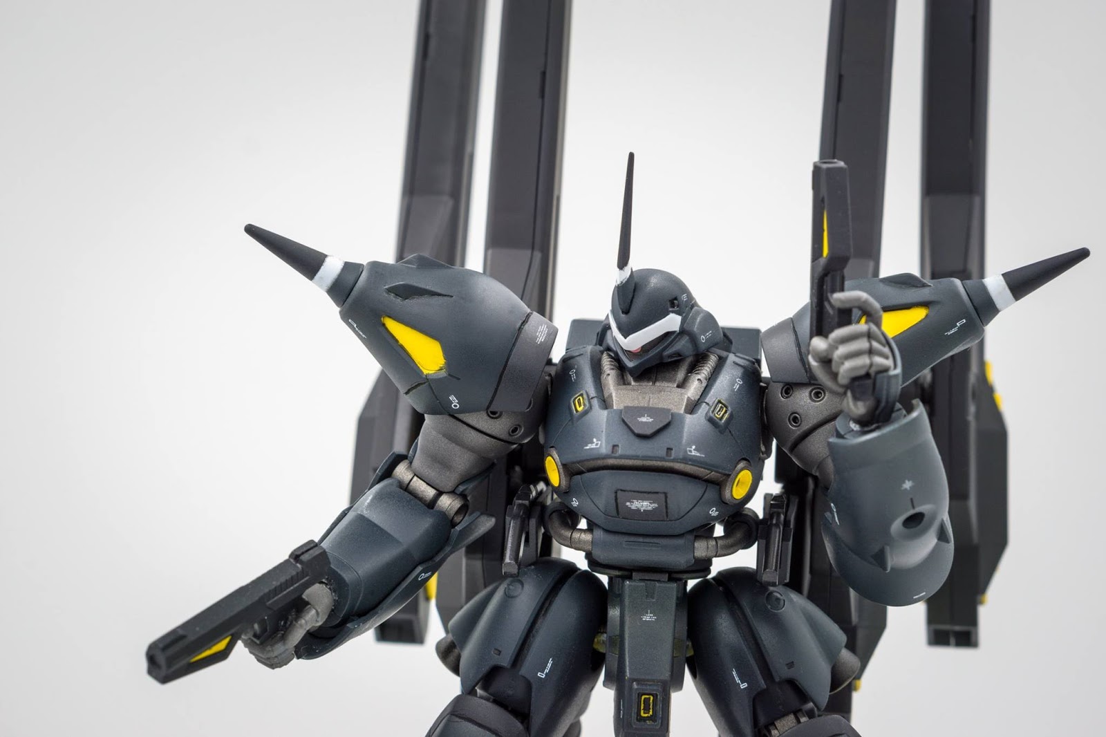 Custom Build: HGBF 1/144 Kampfer Amazing + Extra Weapon Binders