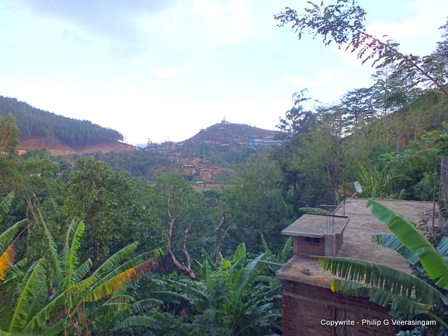 Images of Sri Lanka on blogspot.com: Statue on a hill overlooking the ...