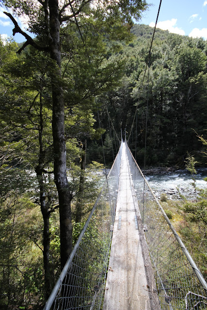 Persyl aux antipodes: Les gorges des cannibales