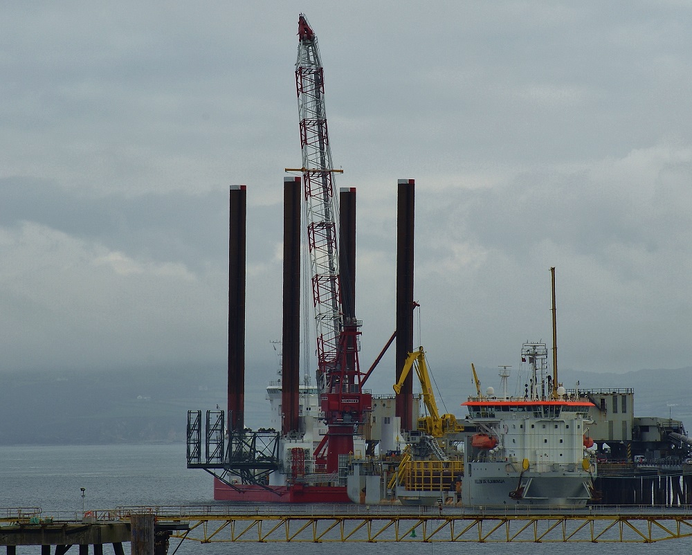 VESSELS AT HOLYHEAD: Two pictures from the 2nd June 2017, Corinthian a ...
