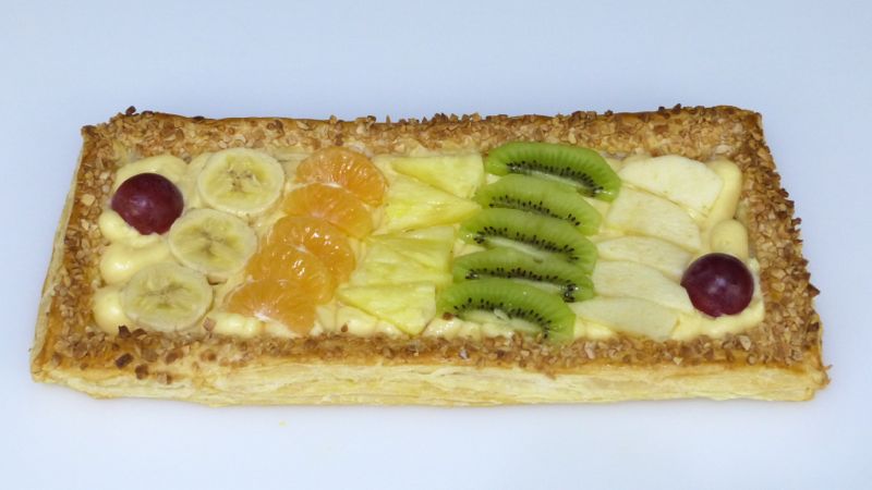 Què hi ha de postres?: Pastís de pasta fullada amb crema i fruites