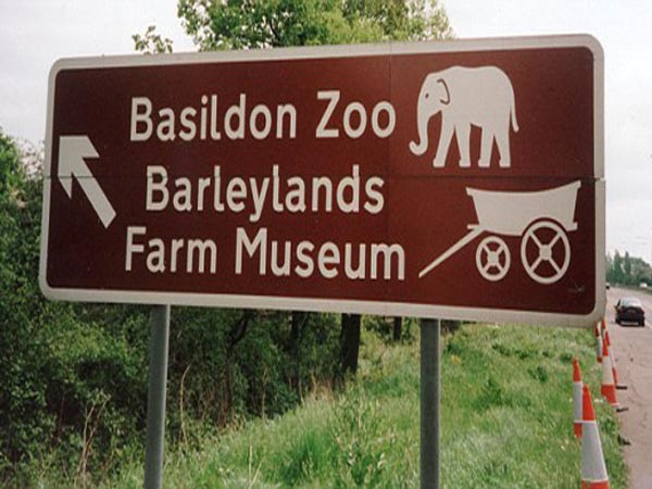 Free Amazing Images: 56 Zoo Signs And Travel Signs