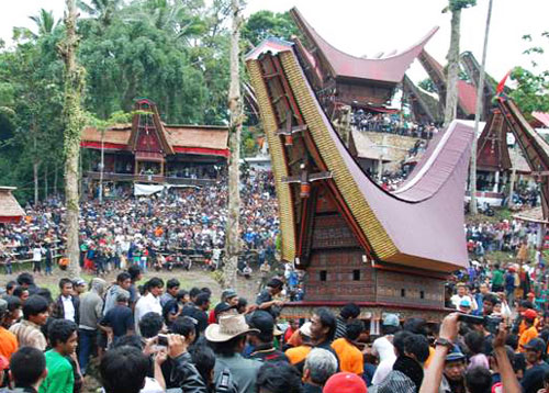 Travelling to East Indonesia: RAMBU SOLO, THE WORLD’S MOST EXPENSIVE ...