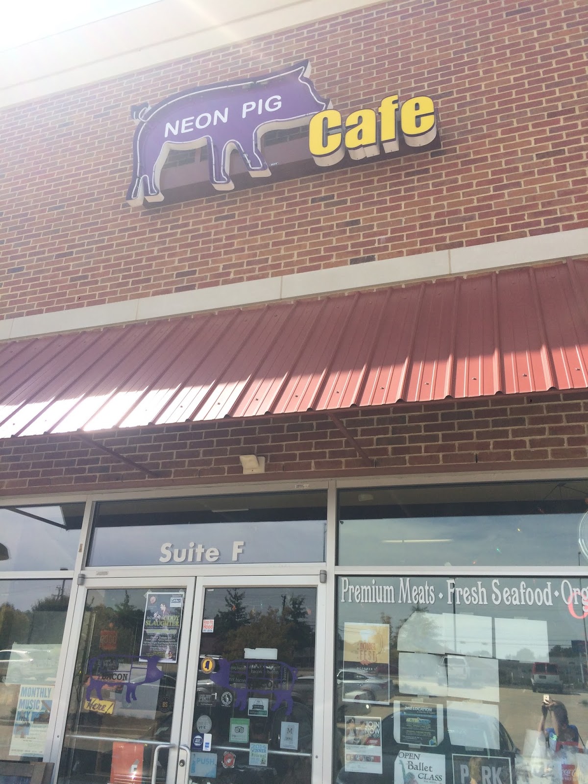 1 Cooking Chick: Neon Pig Cafe