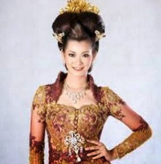 Model rambut untuk kebaya modern