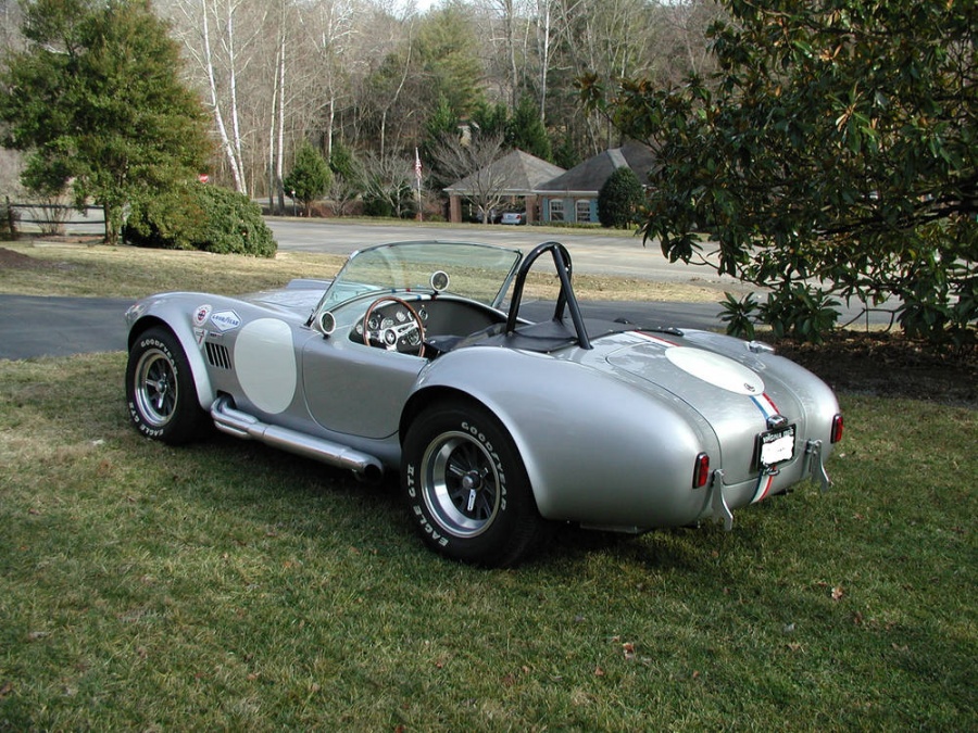 MY GARAGE CENTRAL - It's All About The Cars!: HI TECH REPLICA COBRAS