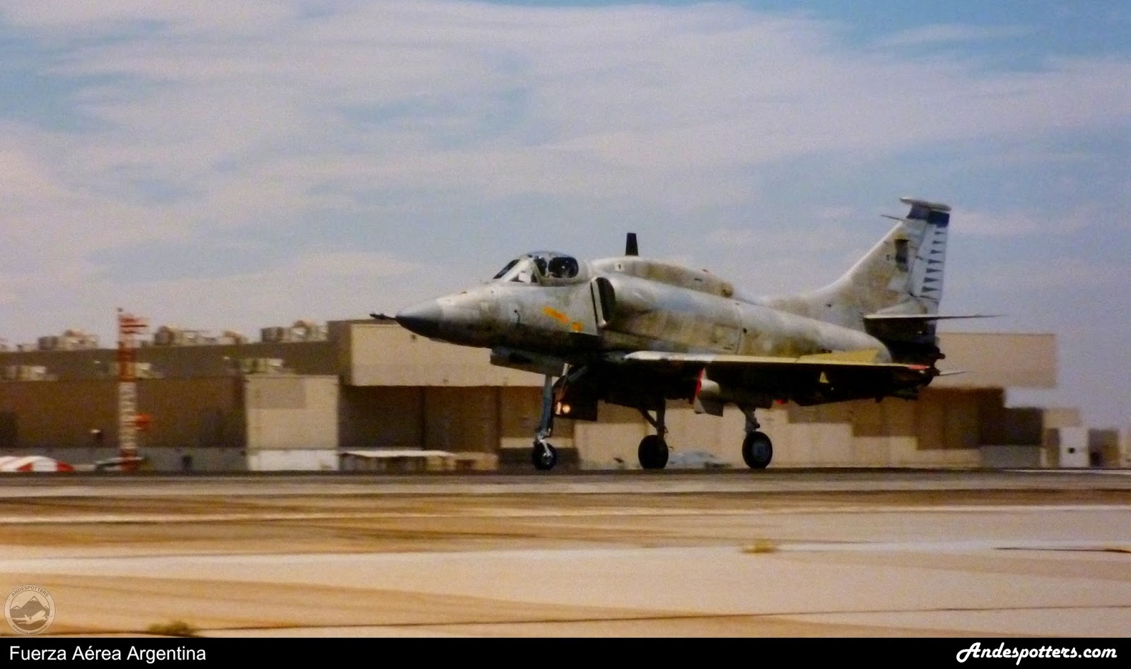 AndeSpotters: 20 Años del OA/A-4AR Fightinghawk en la Fuerza Aérea ...