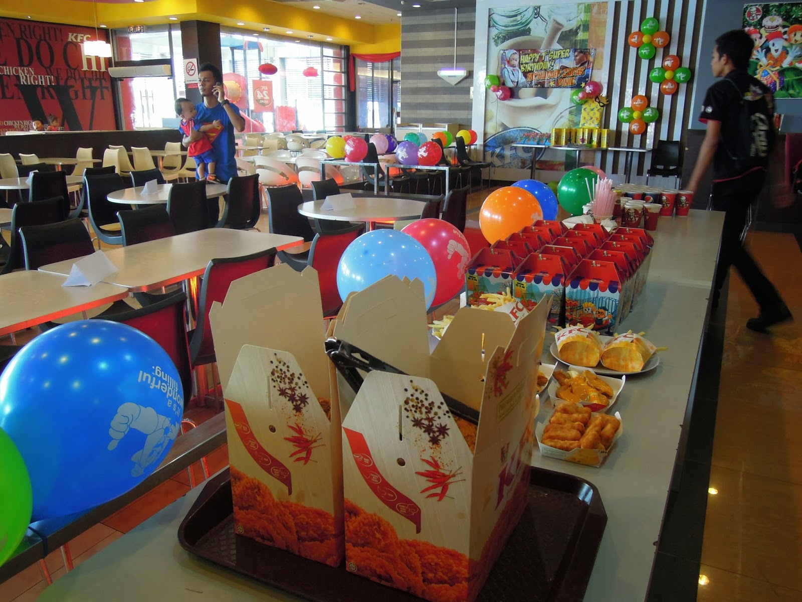 Mummy In Pinky: KFC BIRTHDAY PARTY - SUPERHERO THEME