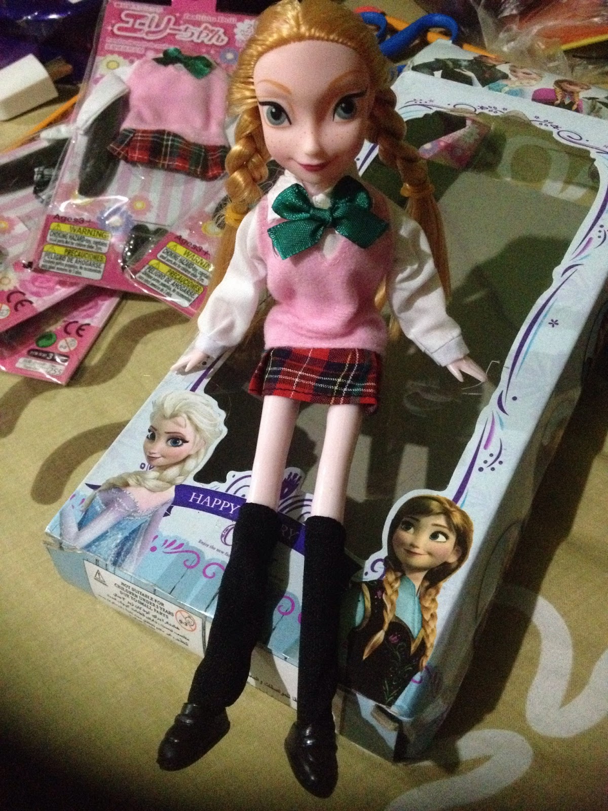 Jamie's Toy Blog: Frozen Anna bootleg doll