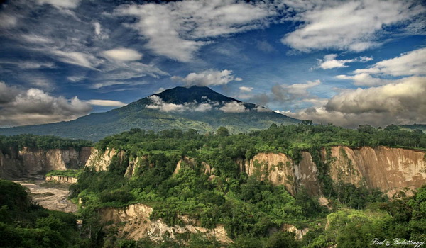 The 5 Most Beautiful Natural Scenery in Indonesia - simaskodheng