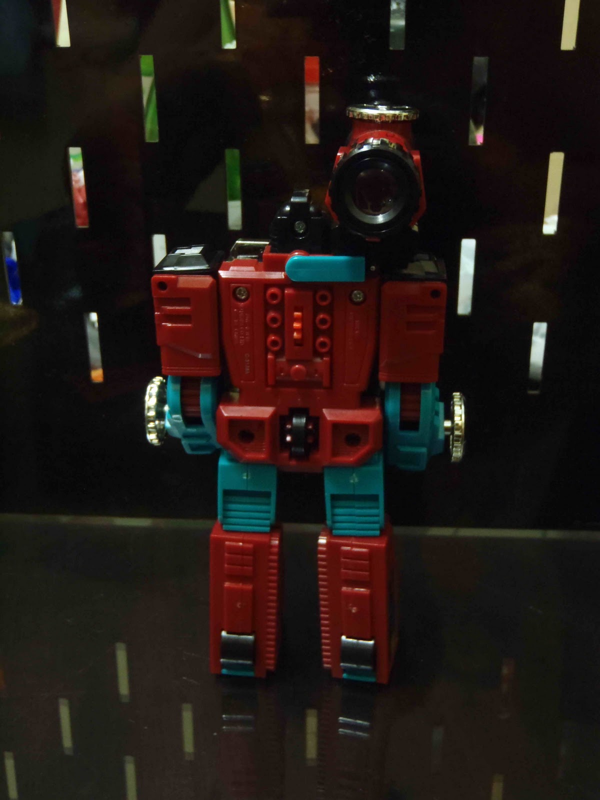 New Planet Cybertron: Transformers Review – G1 Perceptor (Universe ...