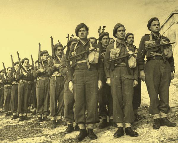 ΙΣΤΟΡΙΑ ΕΛΛΗΝΙΚΗ ΚΑΙ ΠΑΓΚΟΣΜΙΑ : ΙΕΡΟΣ ΔΕΣΜΟΣ ΕΛΛΗΝΩΝ ΑΞΙΩΜΑΤΙΚΩΝ (Ι.Δ ...