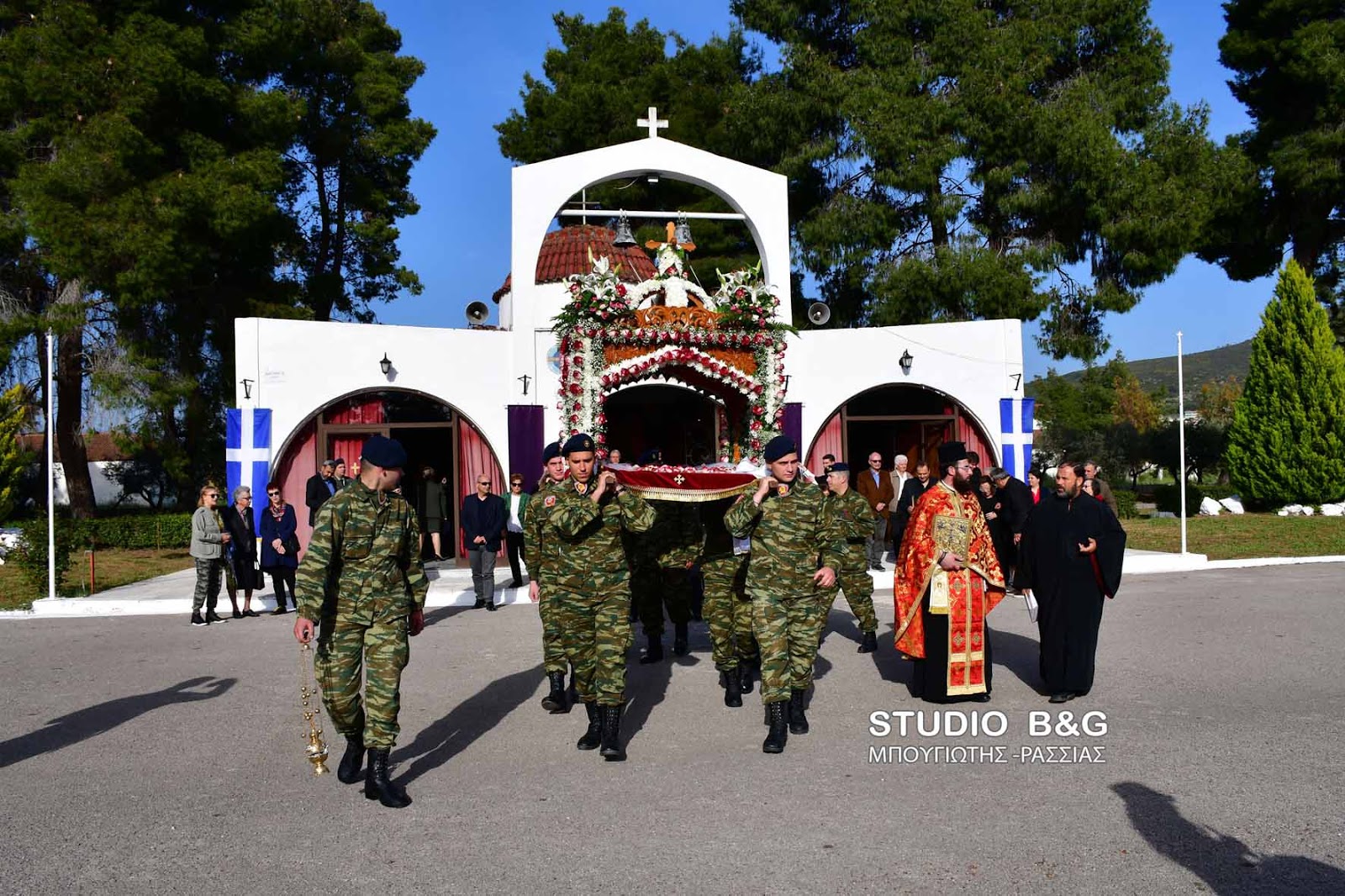 Περιφορά του Επιτάφιου στο Στρατόπεδο Ναυπλίου (βίντεο) - Αργολικές ...