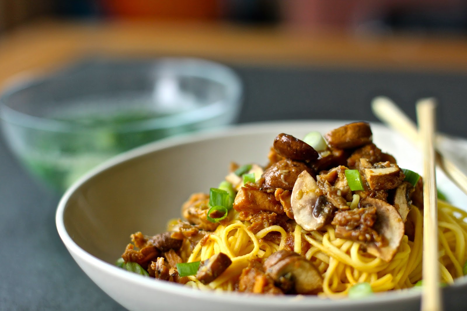 Olivia Cooks in Holland: MIE AYAM JAMUR | MUSHROOM CHICKEN NOODLE