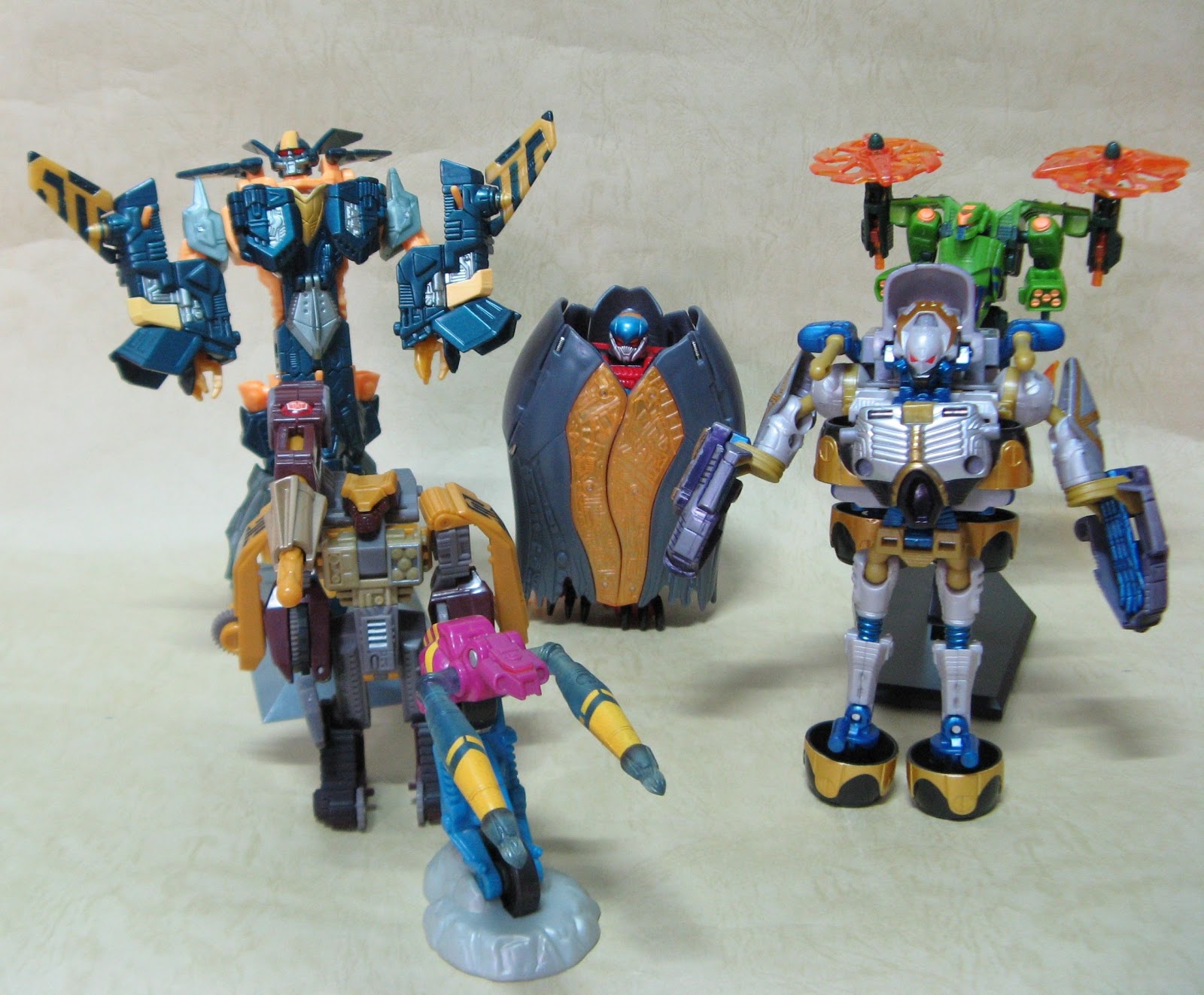 BEAST MACHINE : MEGATRON & VEHICON特種變形金剛 : 麥卡頓與載具派