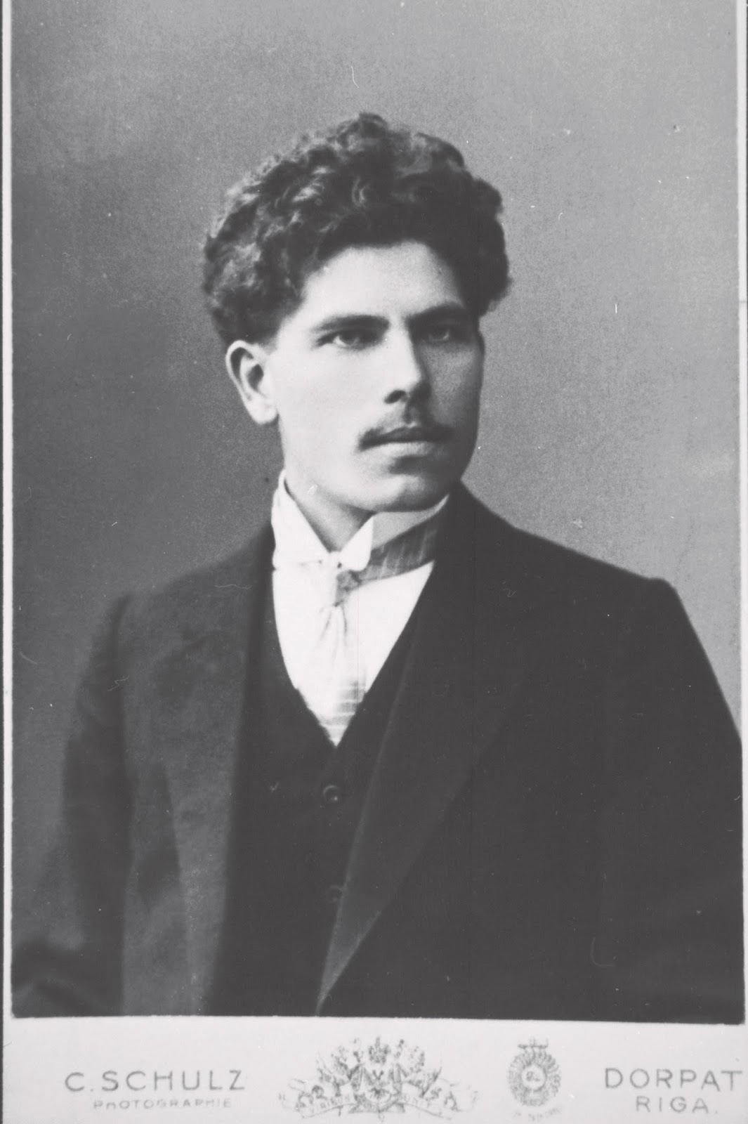 Vaba Eestimaa Ajaleht: JULIUS KUPERJANOV - EESTIMAA AU JA UHKUS LÄBI ...