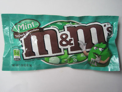 Walking The Candy Aisle: M&M's Mint review