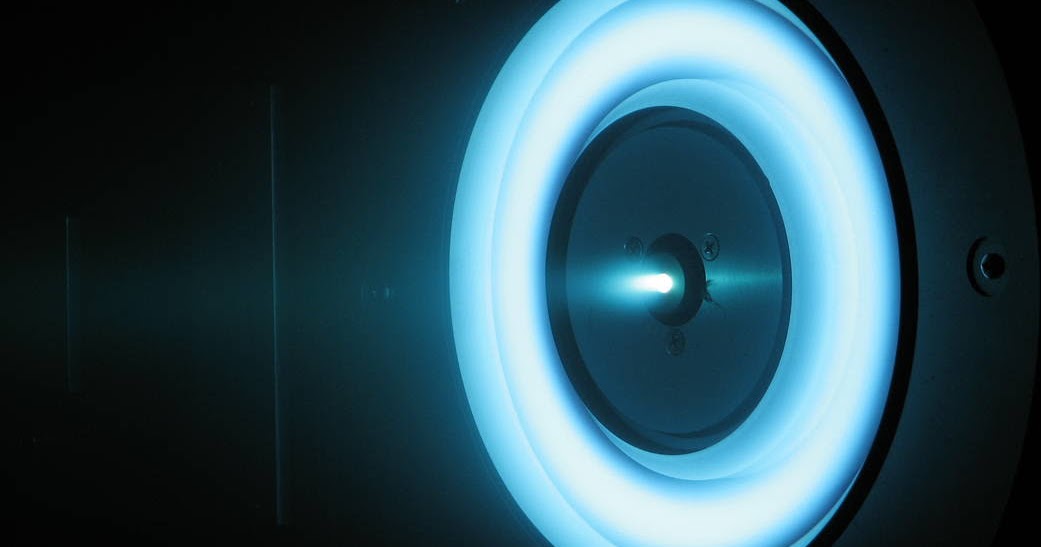 Getting Smarter and Smarter...: Què és la propulsió iònica?