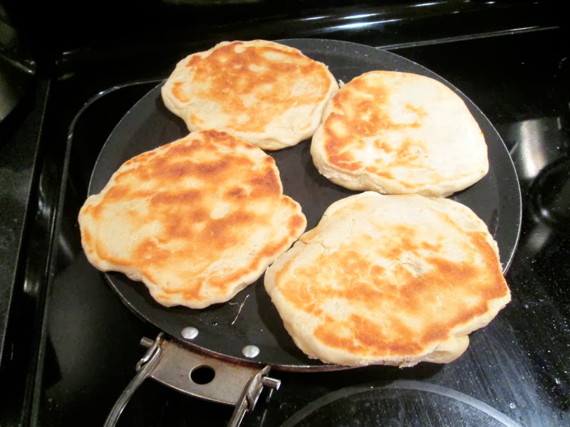smilingrid: Batman bread? (A.K.A easy peasy gotham-protecting Naan!)