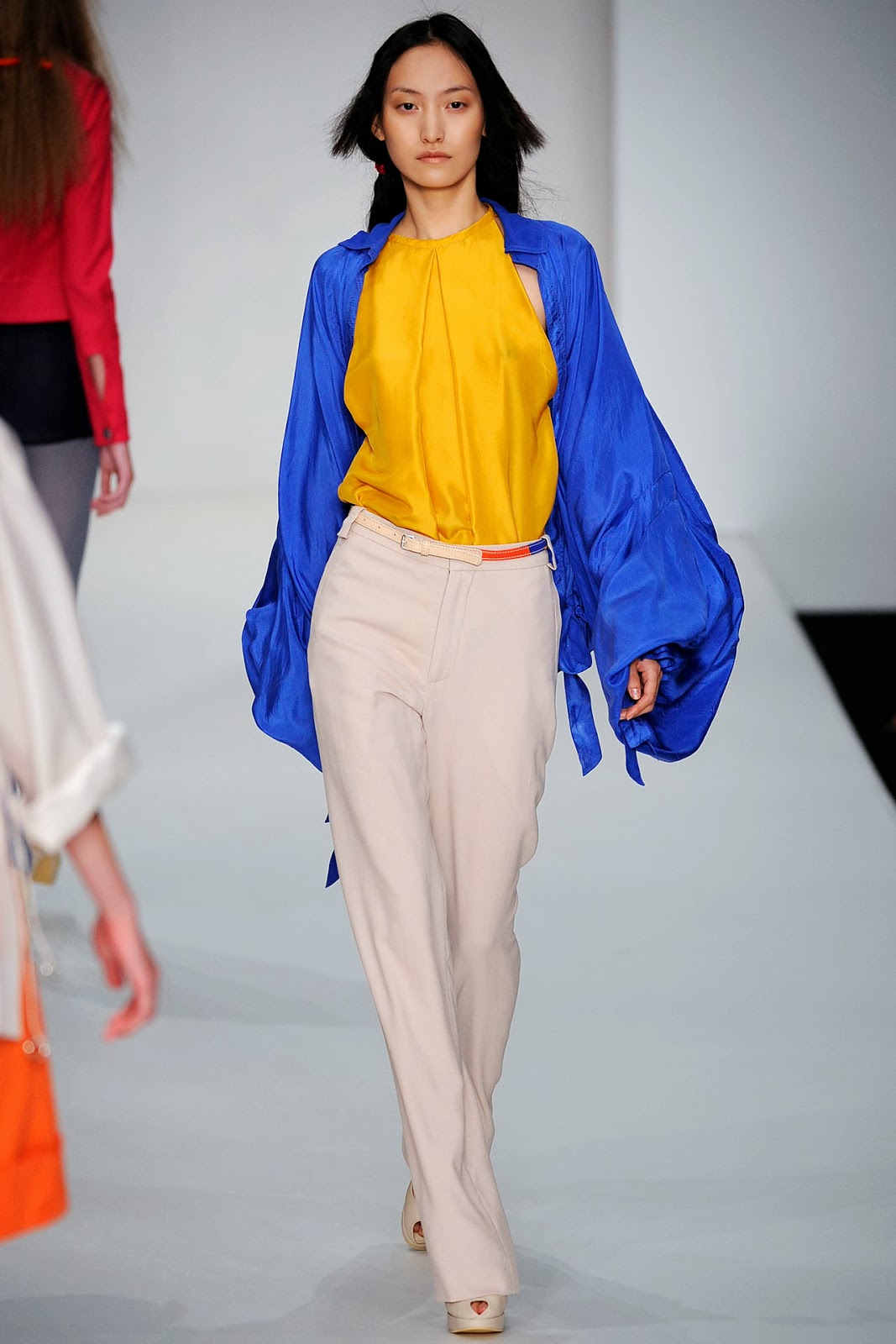 Lifestyle in Blog: Color Blocking Trend : How to wear for maximum benefit