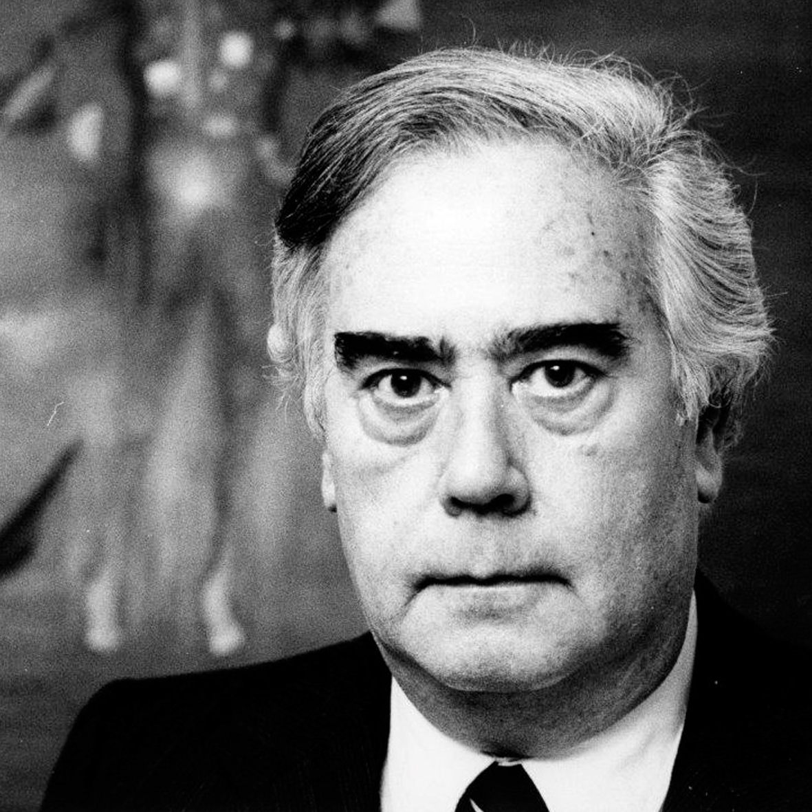 Los papeles de Don Cógito: "La lluvia es un viejo palacio" de Juan ...