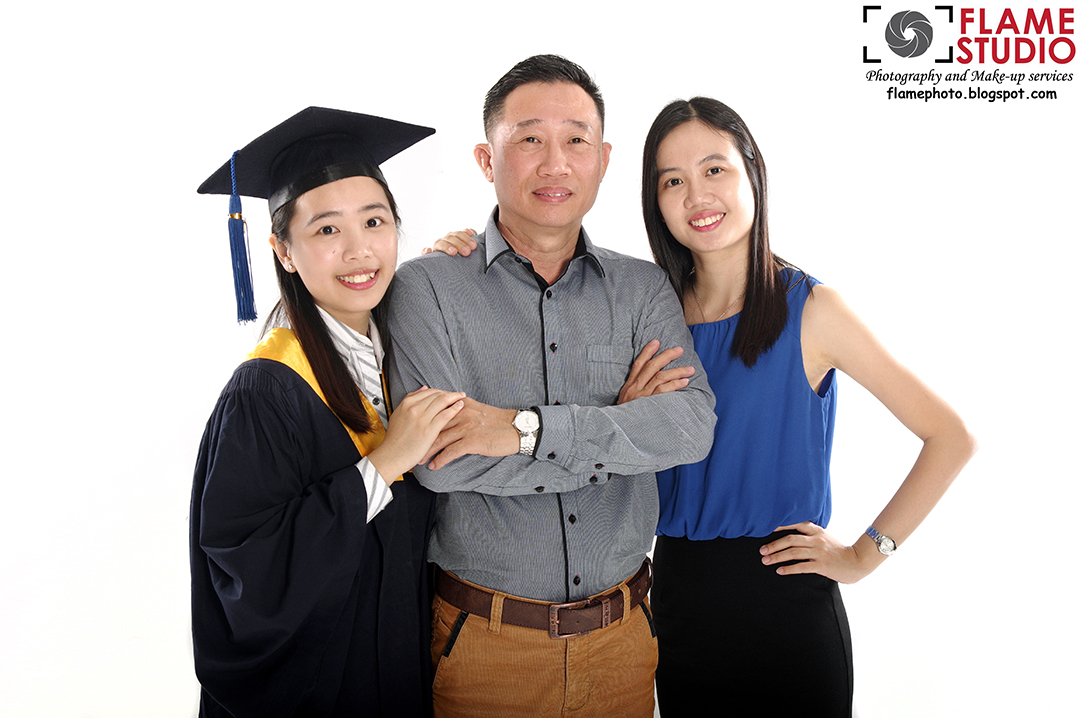 Flame Graduation Photography Studio: Graduation Convocation Family ...