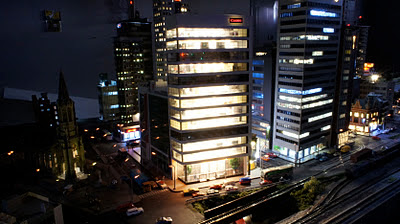 KrizKreations: Amazing N Scale (1/144) Modern City with lights!