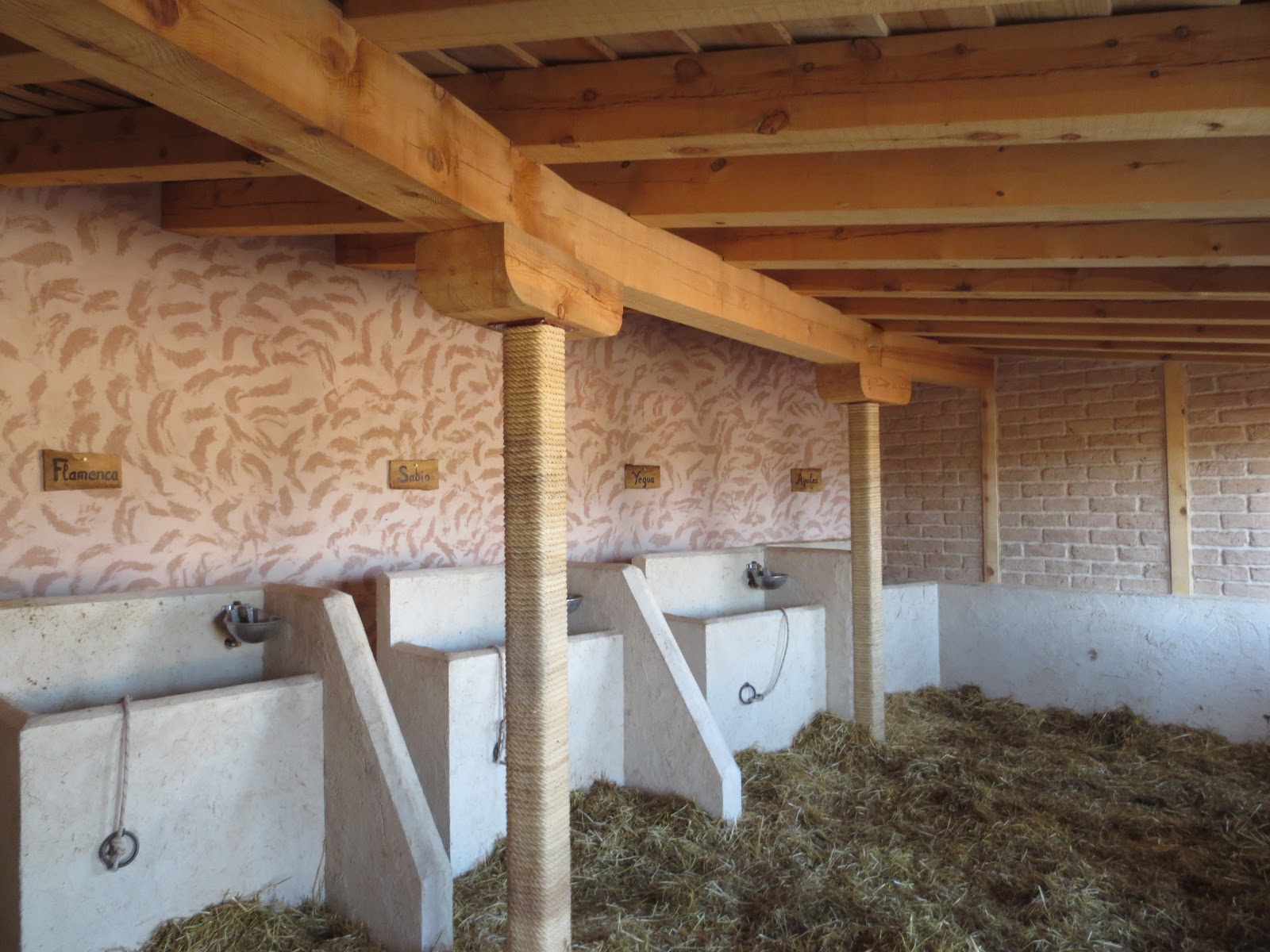 _ El Talon Sierte : Construcción de establo